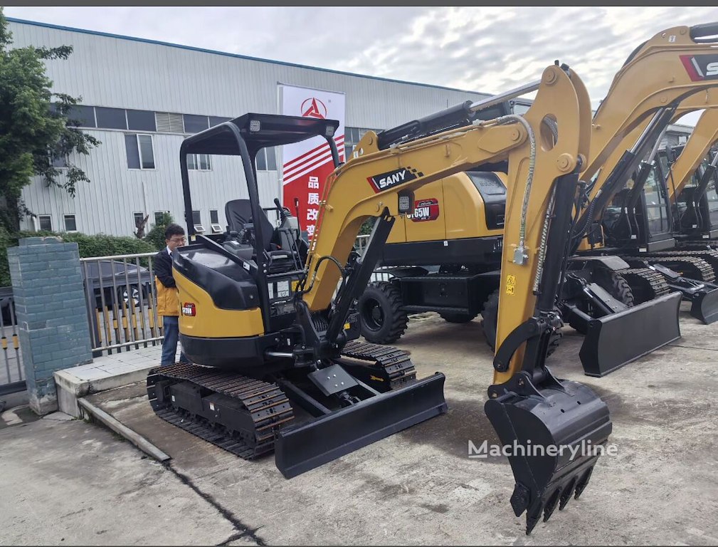 Novi Sany SY 26 mini bager
