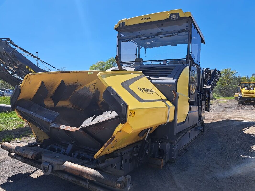 BOMAG BMF 2500 S Stage V/Tier 4f asfaltni finišer guseničar