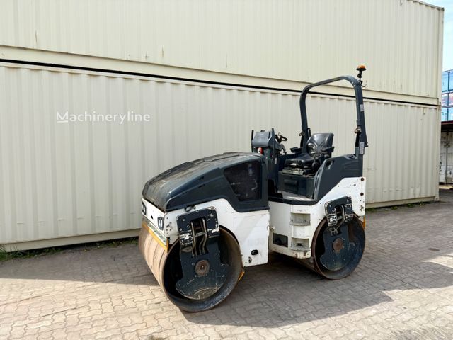 BOMAG BW135AD-5 mali valjak