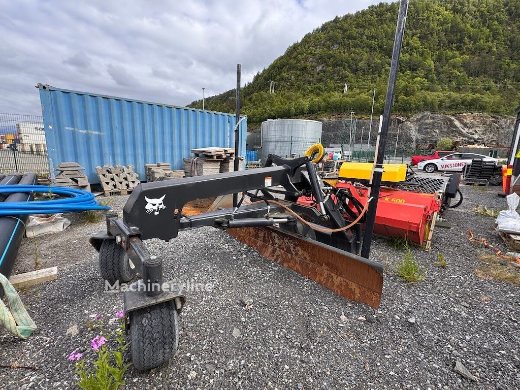 Prodaje se Bobcat MI Grader 84 til kompaktlaster Hydraulisk planeringsskjær med 2 vučeni grejder na aukciji