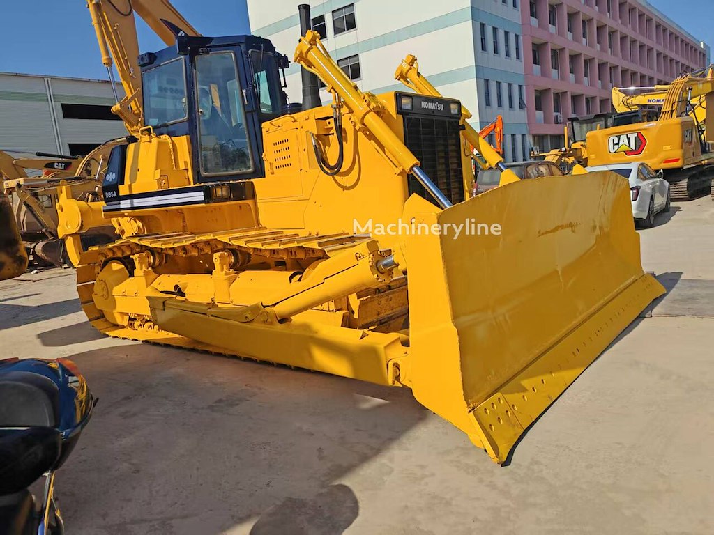 Komatsu D85A buldožer
