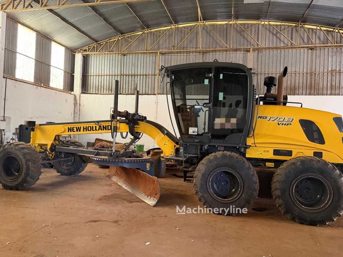 Novi New Holland RG 170B grejder