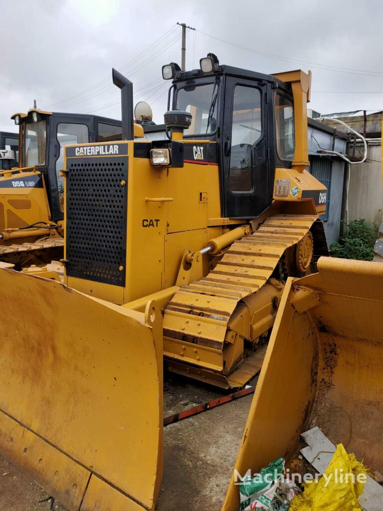 Caterpillar D6H buldožer