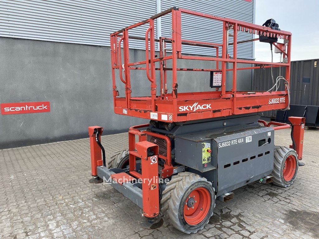 Skyjack SJ6832 RTE makazasta platforma