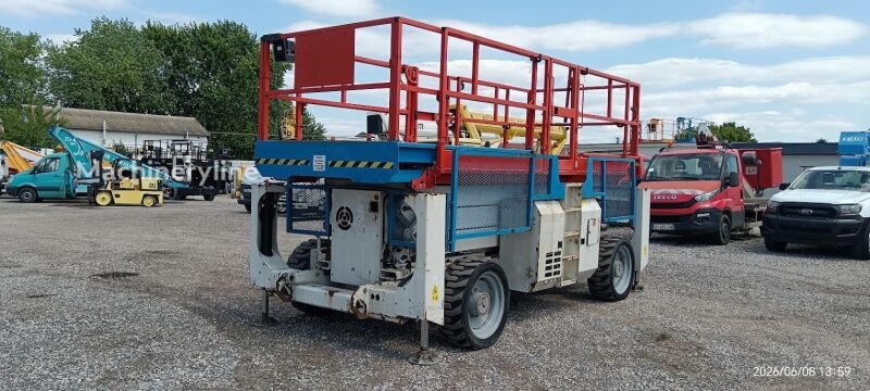 Genie GS3390 - 12,06 m - 4x4 - diesel makazasta platforma