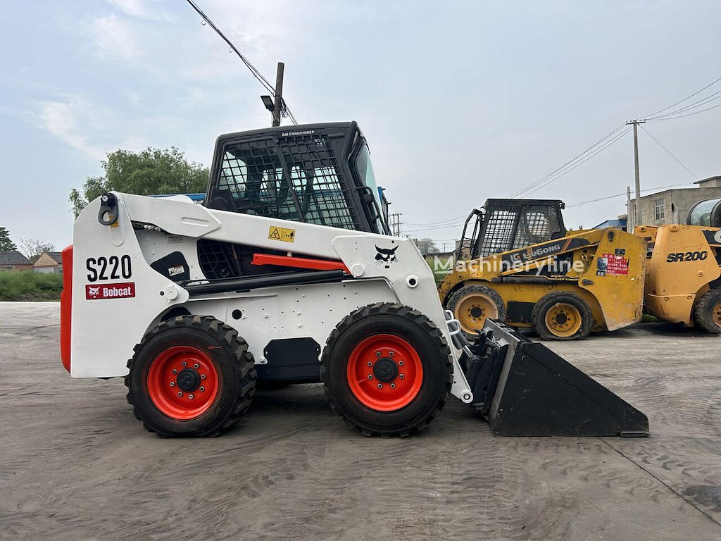 Bobcat S220 mini utovarivač