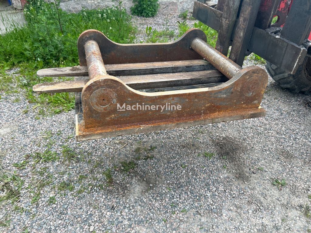 Prodaje se brzu spojnicu za građevinske mašine na aukciji