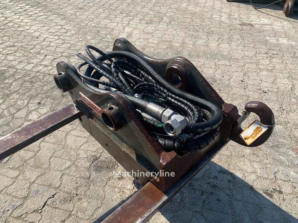 OilQuick OQ70 / S70 ex Volvo EW160 C brza spojnica za bagera