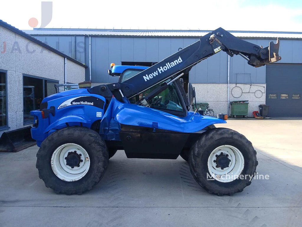 New Holland LM425 teleskopski utovarivač