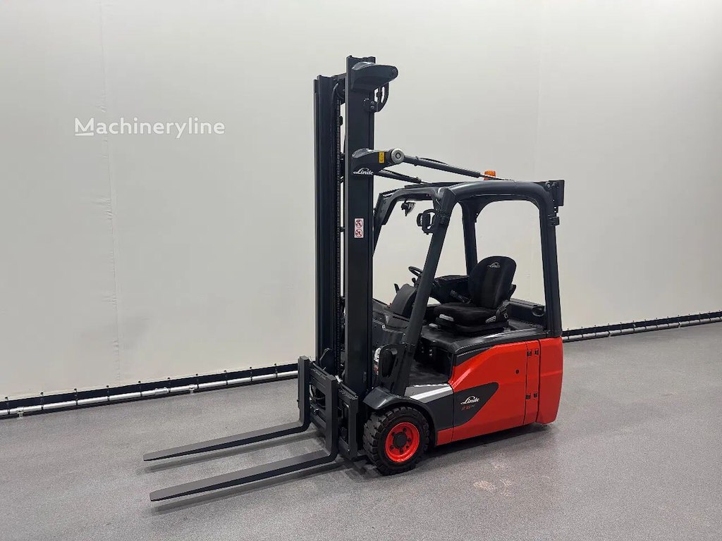Linde E 16-02 viljuškar na tri točka