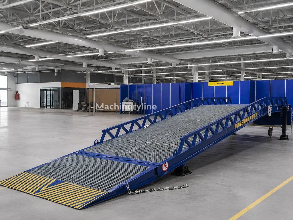 Nova Atkom MR-8 mobilna utovarna rampa