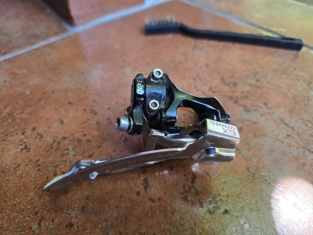 Sram x9 prednji