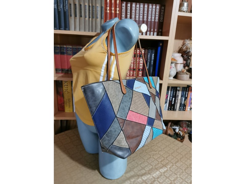 11. Desigual PRELEPA MODERNA TORBA