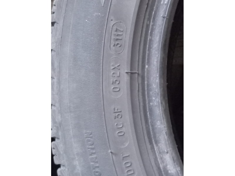 Michelin 21555R17