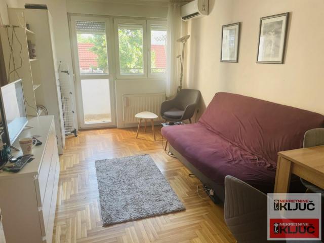 PODBARA, 25m2, Garsonjera u srcu Podbare