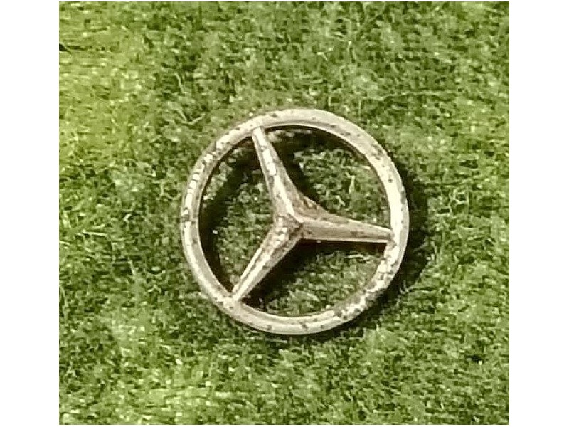 MERCEDES.