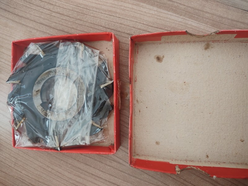 Profilno glodalo JAL SP-0062N Jugoalat u kutiji Novo