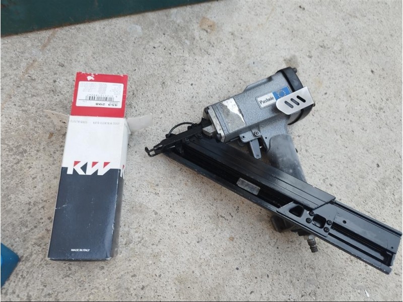 Paslode pneumatski pistolj za eksere