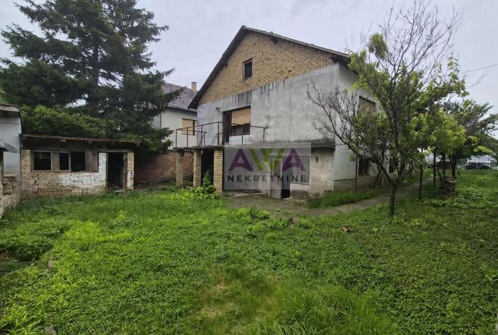 Apatin – Kuća za renoviranje, 120m² na placu od 418m²
