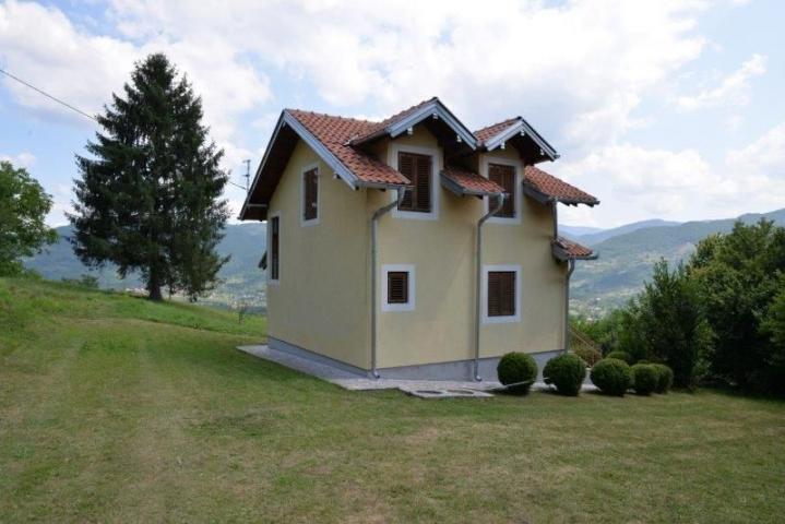 Prodaje se kuća 110 m² sa imanjem od gotovo 1 ha, Paraći, Prijepolje