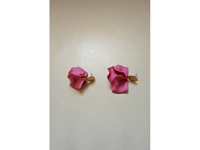 Pink petal drop dangle akrilik minđuše, novo