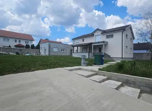 Prodaja Kuća - Beograd, Surčin Centar