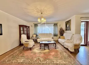 Izdavanje Vila - Beograd, Zvezdara: Sunčana Padina