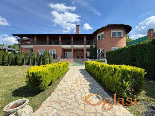 Luxury Villa. Danube View. 6 Parking Spaces.