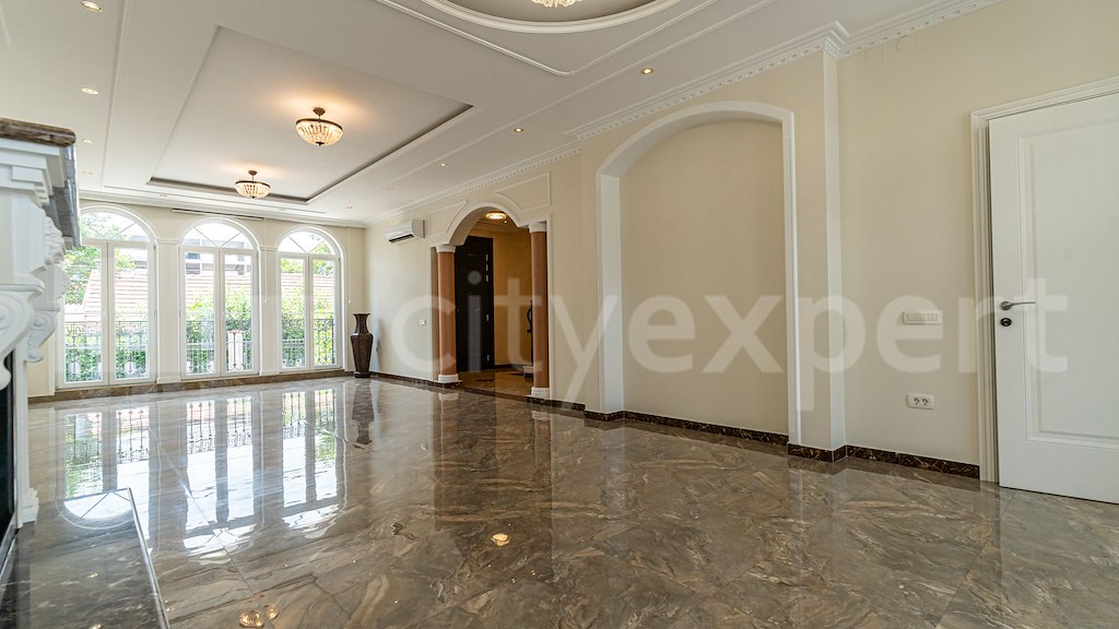 Kuća za izdavanje BEZ PROVIZIJE: Petosoban i veći, 510m², Tuniska, Čukarica - 6000€