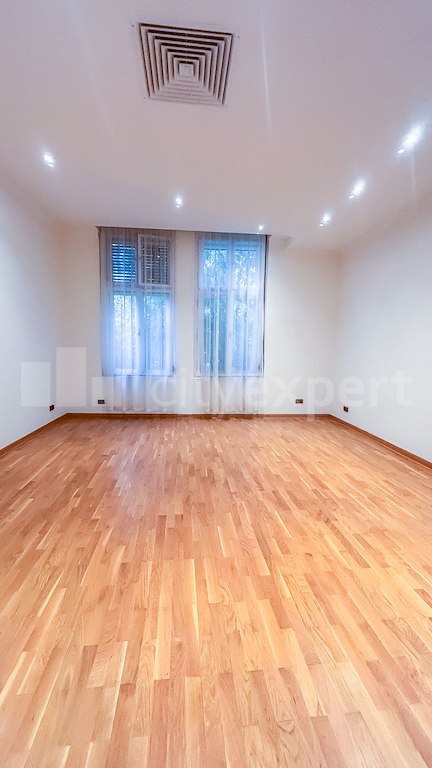 Poslovni prostor za izdavanje BEZ PROVIZIJE: Ostalo, 82m², Njegoševa, Vračar - 1900€