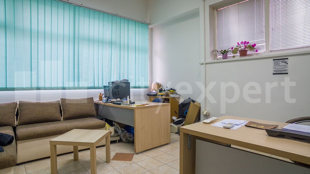 Poslovni prostor za prodaju - Ostalo, 315m², Vojvode Vlahovića, Voždovac - 430000€