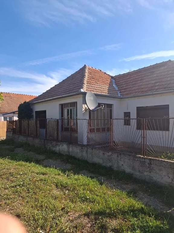 Kuća na prodaju u Farkaždinu-Zrenjanin
35.000 €