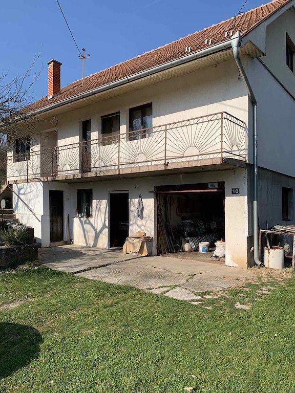 Prodajem kucu u Stepojevcu
82.000 €