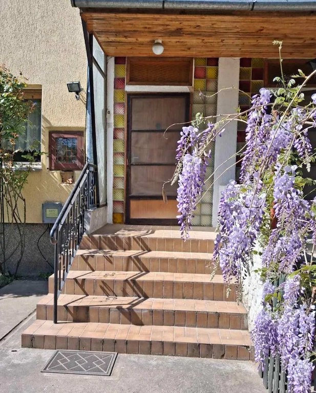 Deo kuce u nizu na izuzetnoj lokaciji
98.000 €