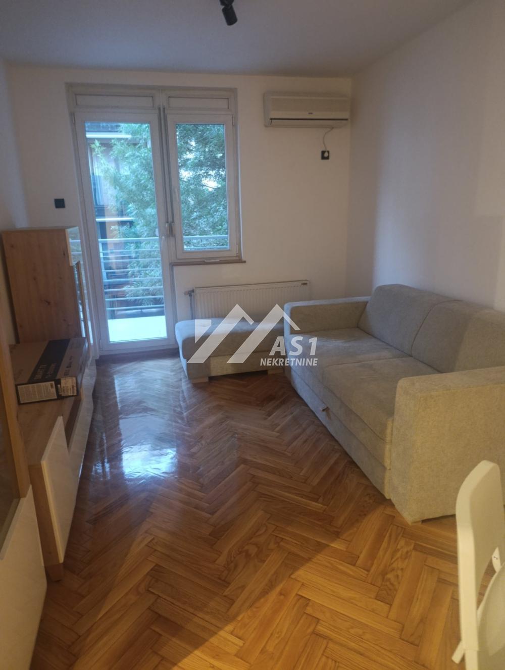 IZDAJE SE DVOSOBAN STAN U TOPLICE MILANA ID#7256
600 €