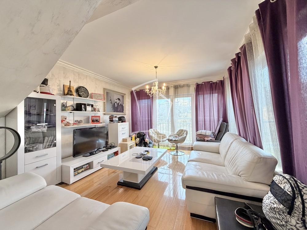 Izuzetan dupleks na odličnoj lokaciji ID#13232
2.000 €