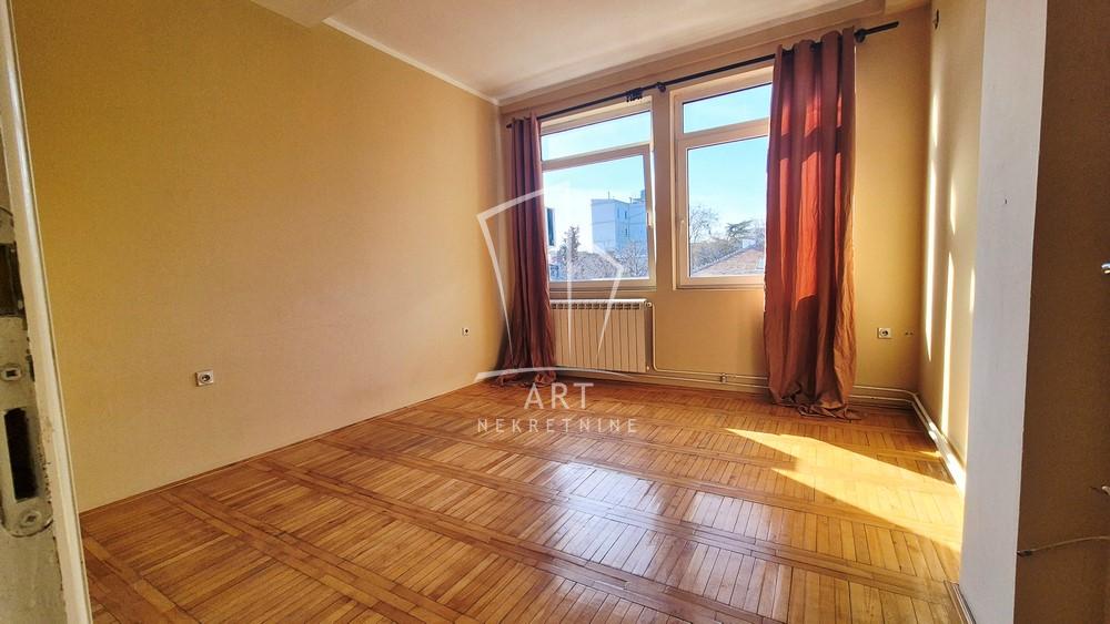 Palilula, polunamešten stan, na odličnoj lokaciji ID#14218
600 €