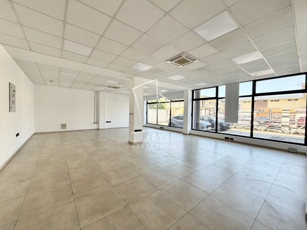 Altina, multifunkcionalni objekat, 874m2 ID#15538
7.400 €