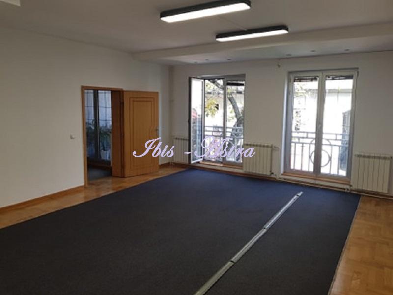Poslovni objekat za izdavanje Centar ID#615458
4.100 €