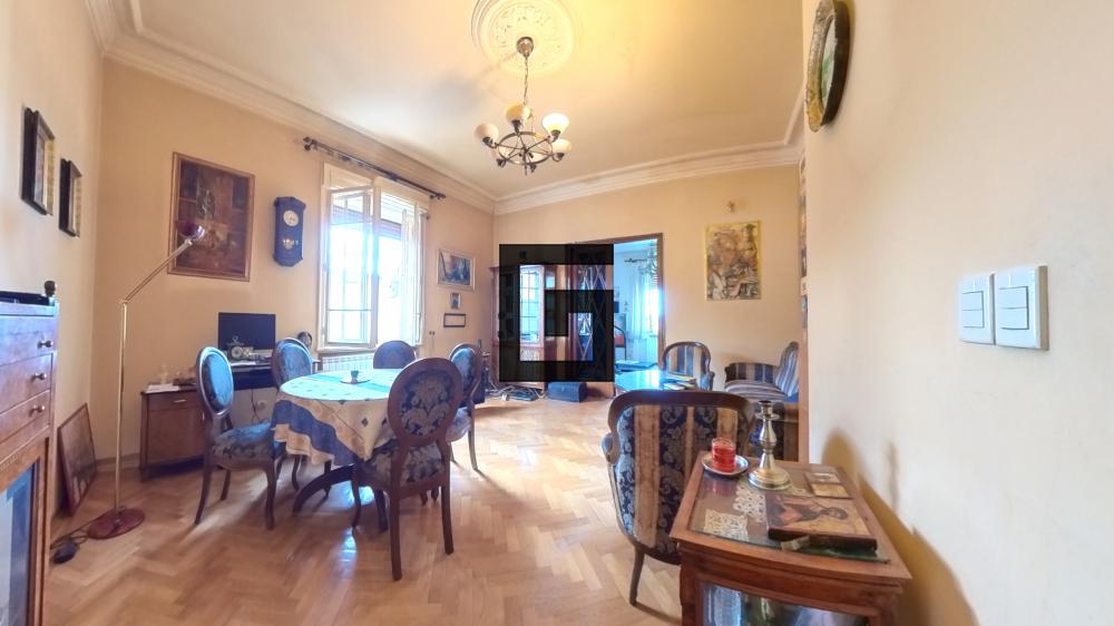 Krunska-Salonski stan 3.0, 76m²-lift,retko u ponudi ID#2390
385.000 €