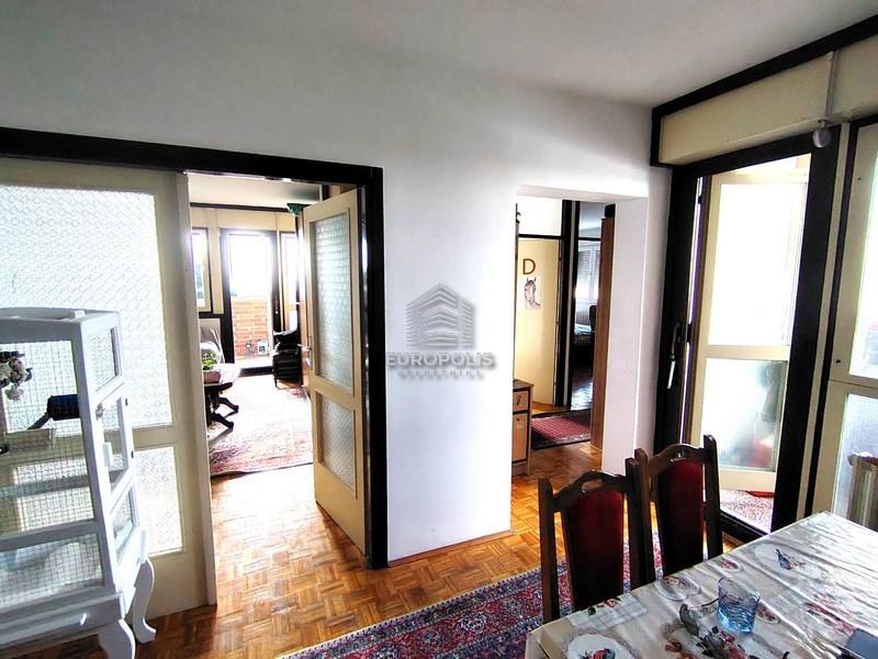 Na prodaju troiposoban stan na odličnoj lokaciji ID#9654
230.000 €