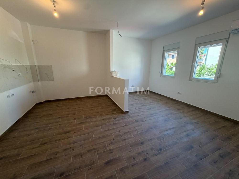 Zemun, trosoban stan sa dvorištem i garažom ID#2908
250.000 €