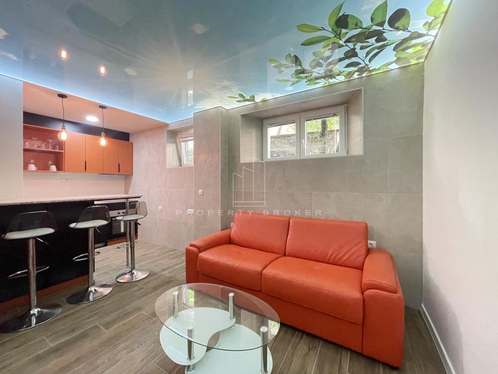 Karaburma, kompletno renoviran i namešten, useljiv ID#4702
105.000 €