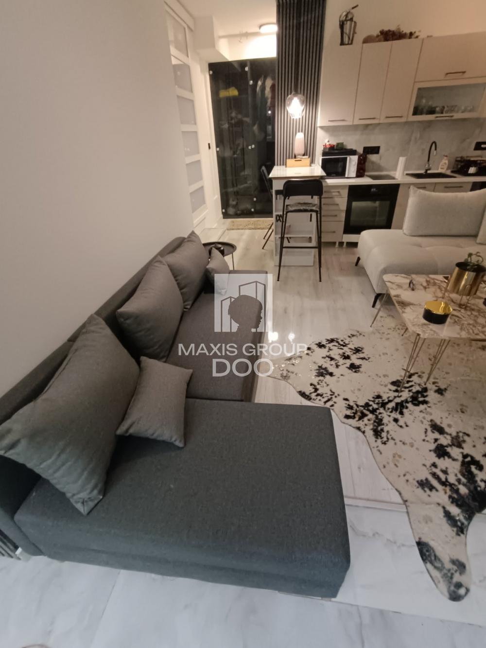 Voždovac 40m2 sa zatvorenom terasom uknjižen na 32m2 ID#1962
140.000 €