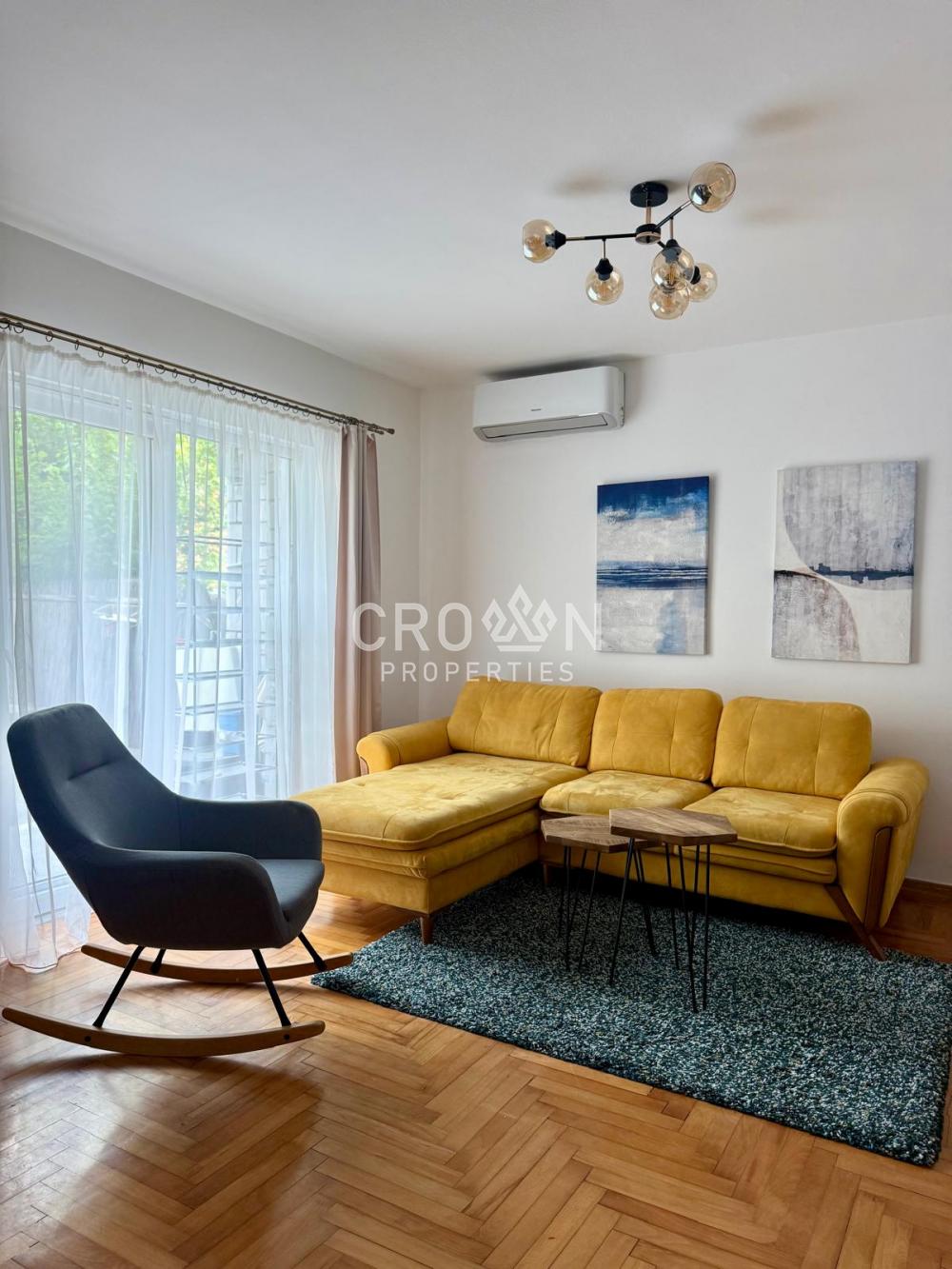 Unikatan stan sa džinovskom terasom (75m²), Bogoslovija – 45m²+75m² terasa ID#1737
170.000 €