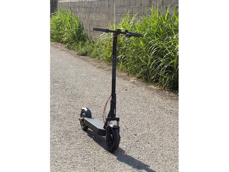 Električni trotinet xiaomi 5