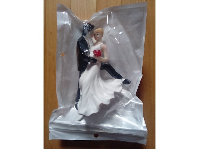 Figura Mlade i Mladoženje u Tango Plesuza Venčanu Tortu