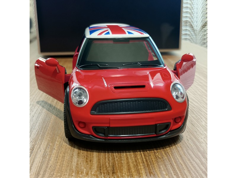 Metalni model Mini Moris (Mini Cooper)