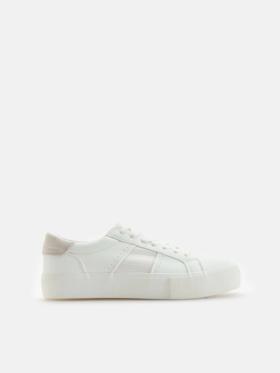 Patike od veštačke kože