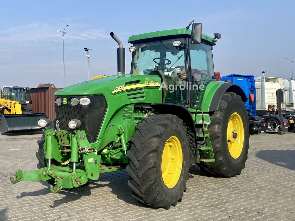 John Deere 7820 traktor točkaš
